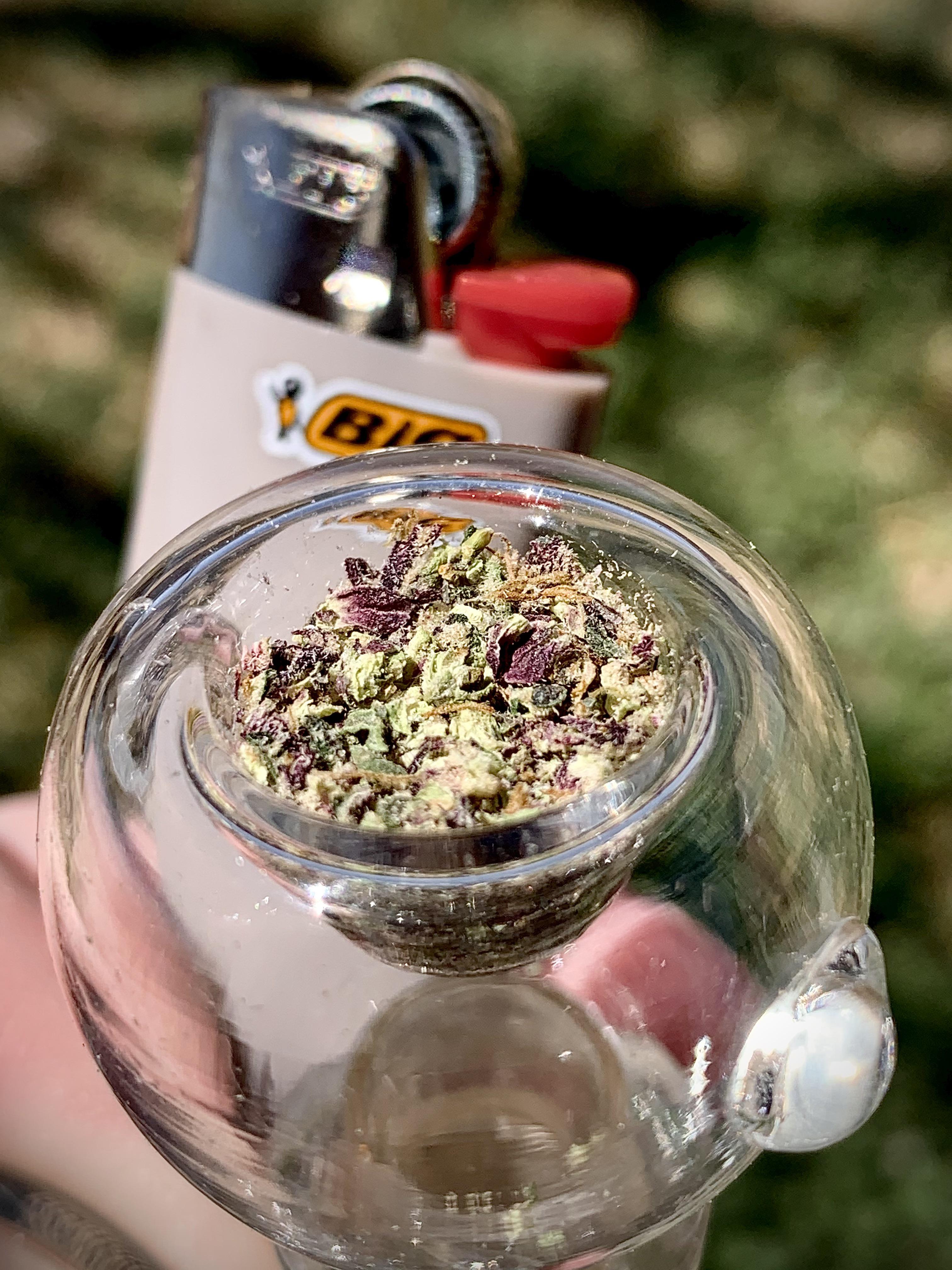 I want that purple stuff (Banana Split strain) | Scrolller