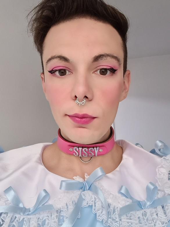 I want to become a famous exposed sissy slut and i need your help for it. Download, share, make ...