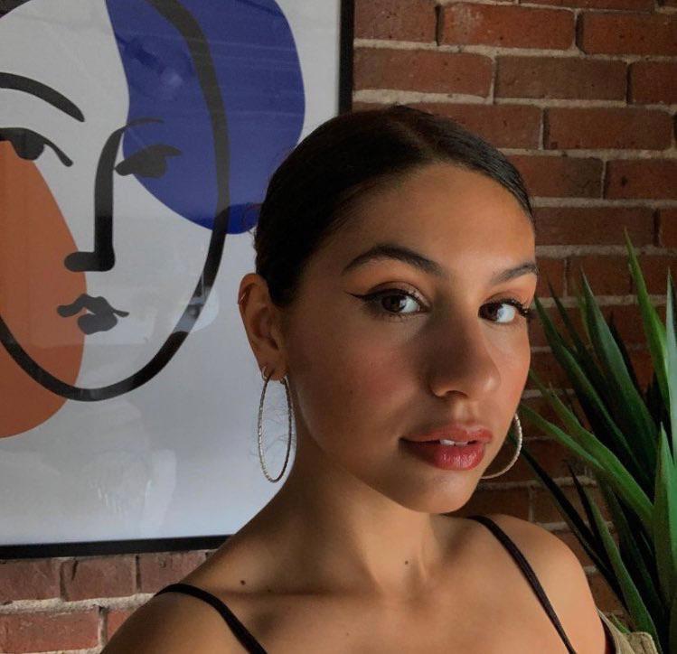 I want to bust all over Alessia Cara’s face 😍 | Scrolller