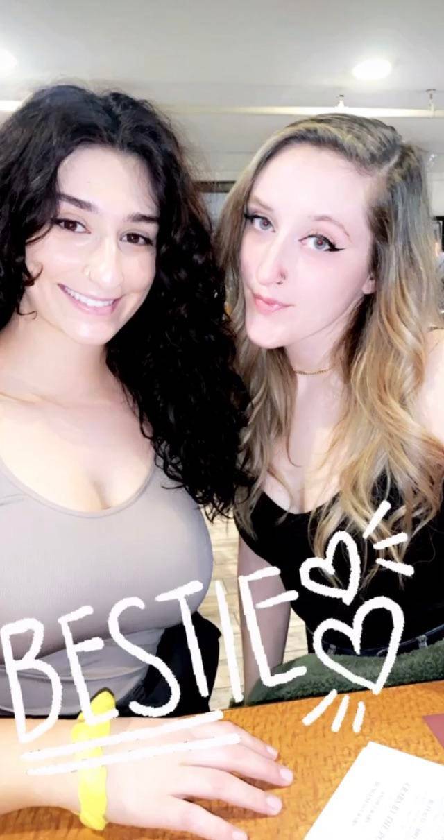 I want to titty fuck bestie on the left while bestie on the right watches | Scrolller