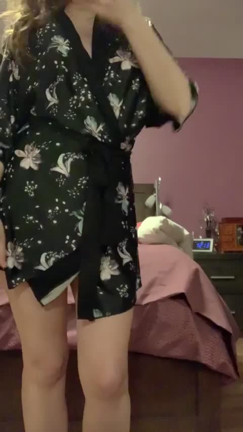 I wish you a good night or you join me under the sheets? [f]39 | Scrolller