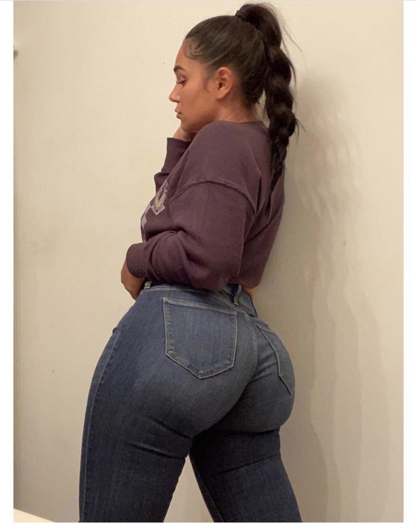 If she thick in jeans, marry her! | Scrolller