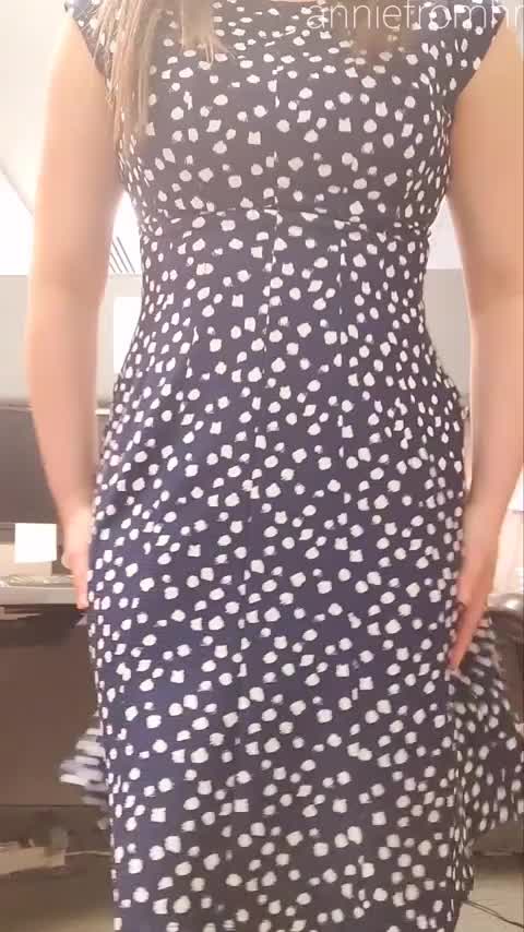 Can HR interrupt your workday by showing you her cheeks? | Scrolller