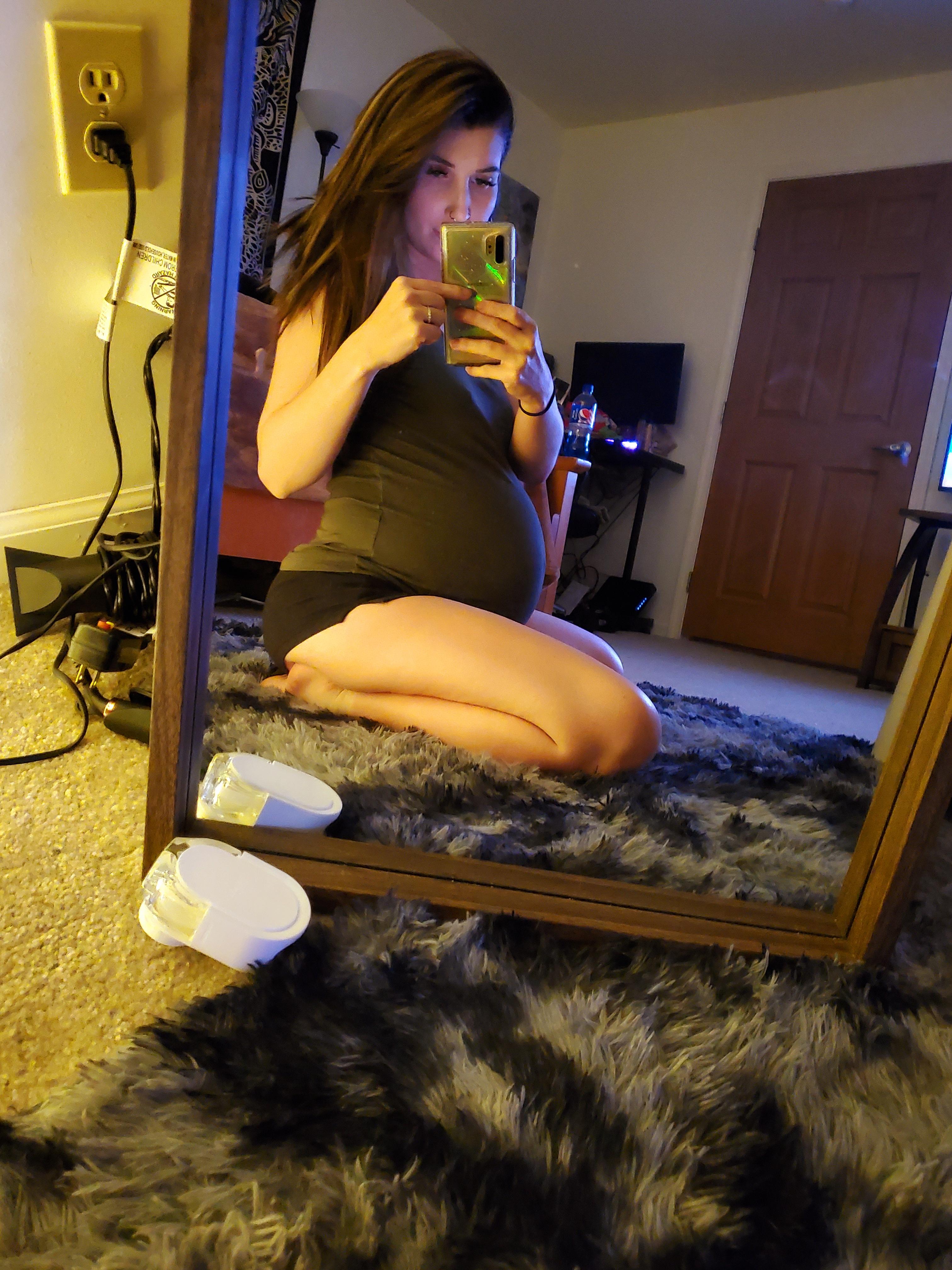 I'm 31 weeks today, and I'm feeling every last bit of it 🥰🙃 | Scrolller