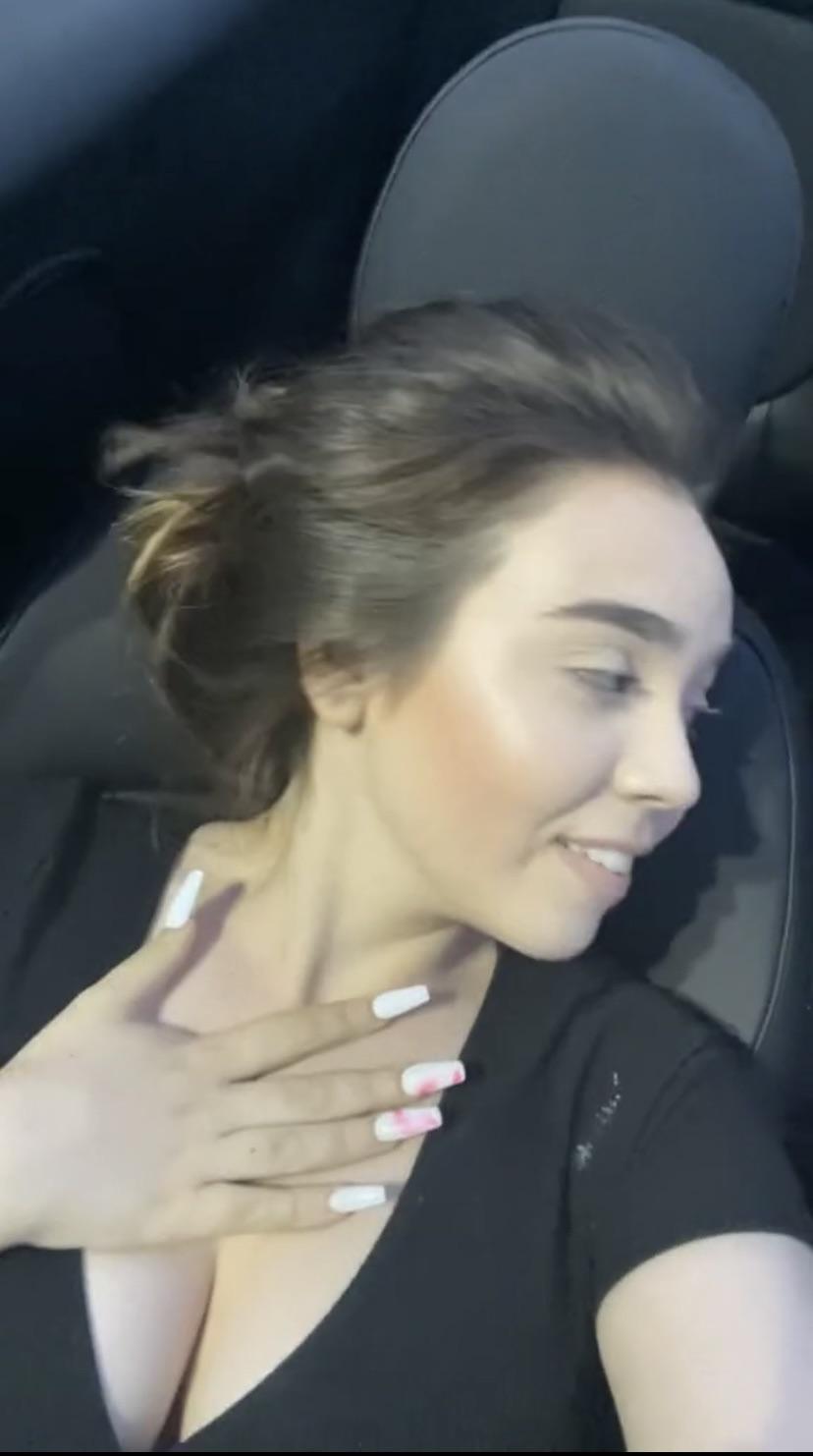 Im Auto🤤 | Scrolller