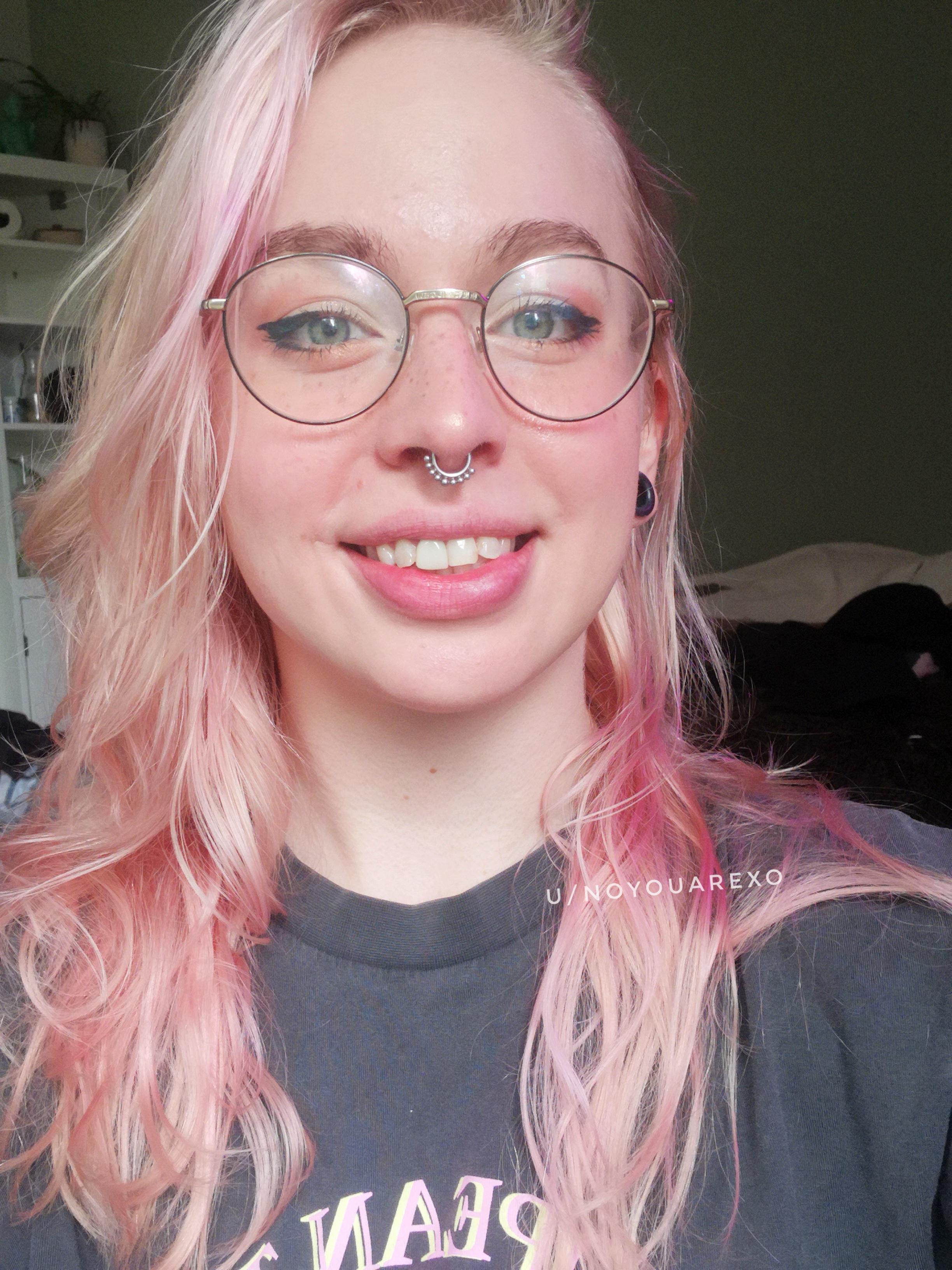 Happy face | Scrolller