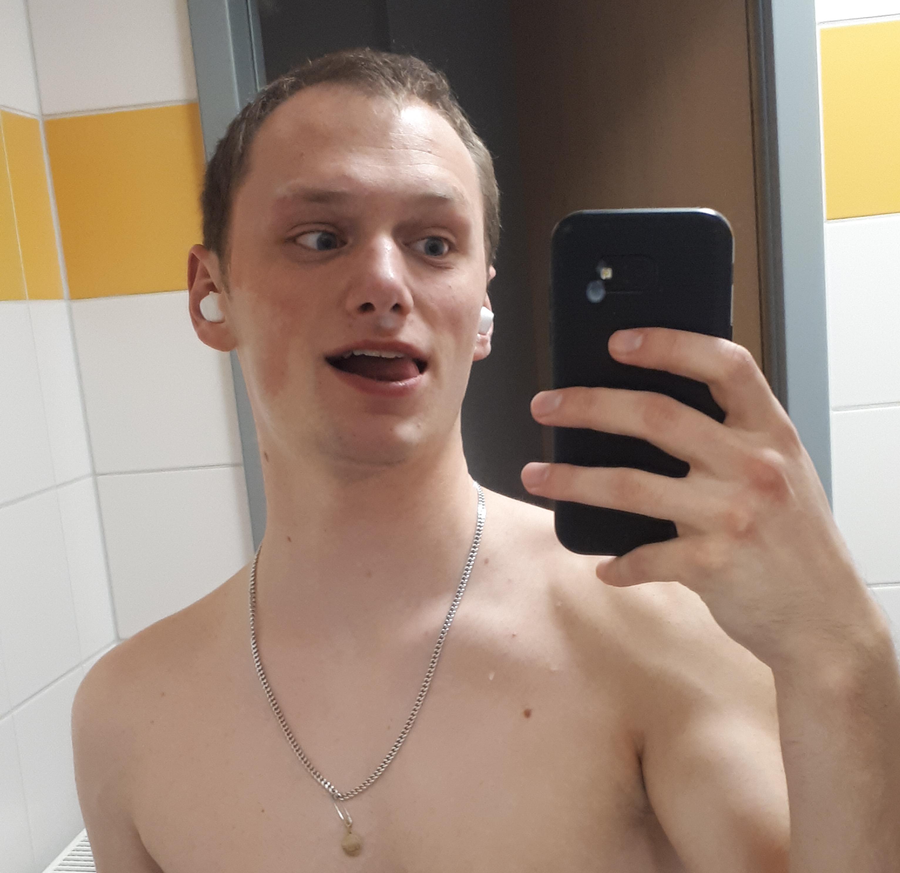 I'm feeling myself with this chain