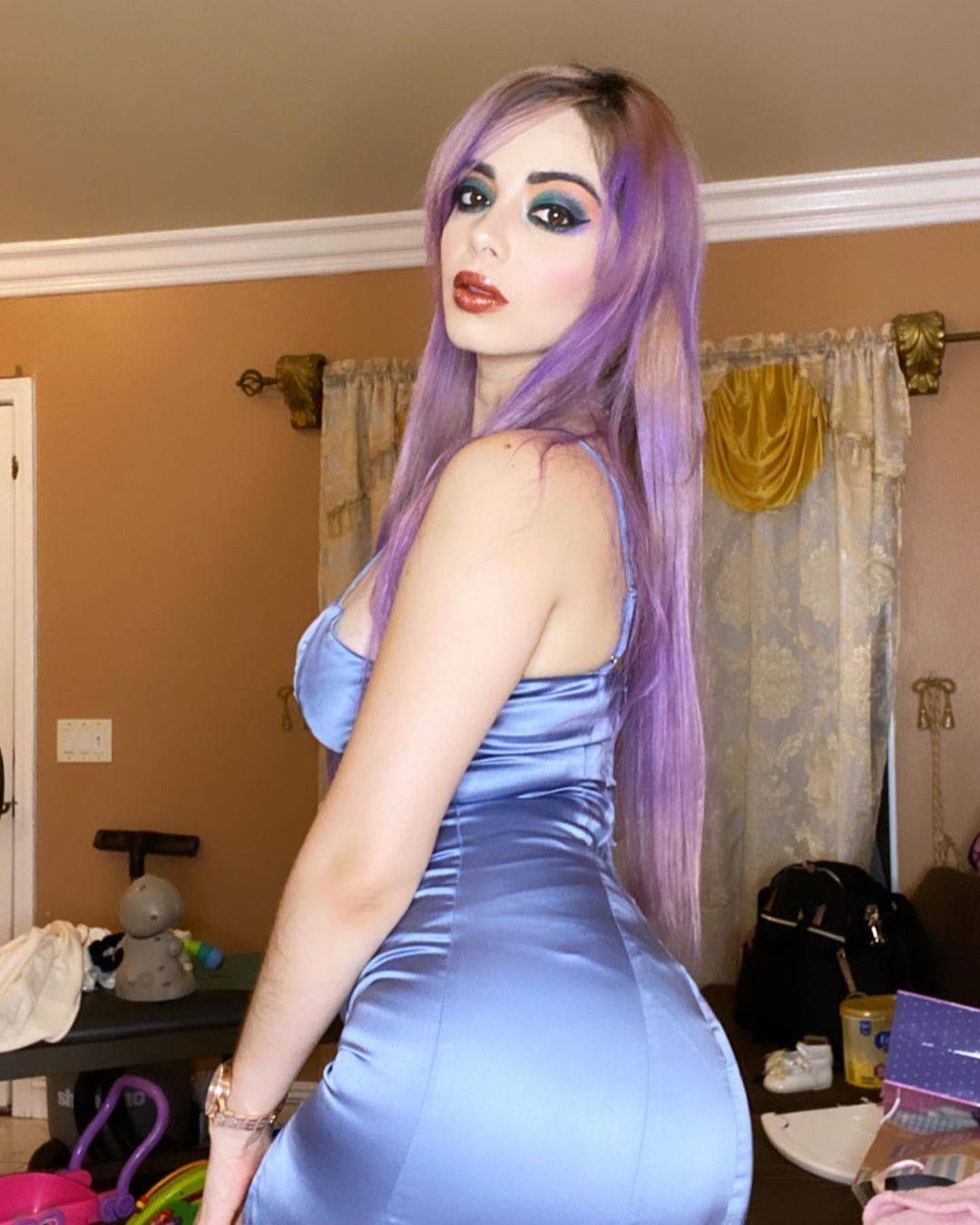 I'm goddess Bethany | Scrolller