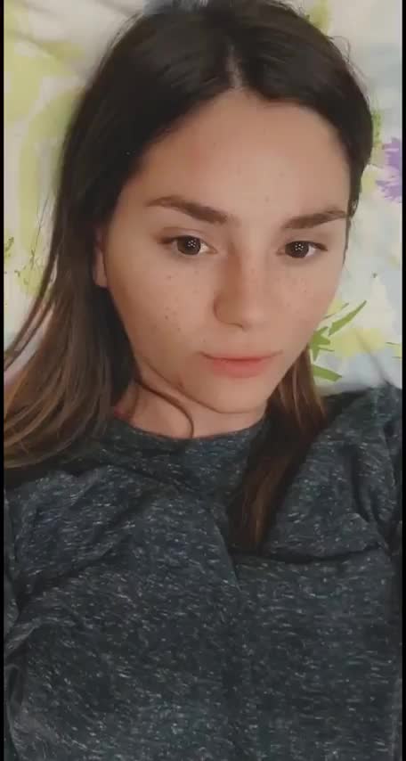 I wanna know.. do you like my flat cheast? 🥰 | Scrolller