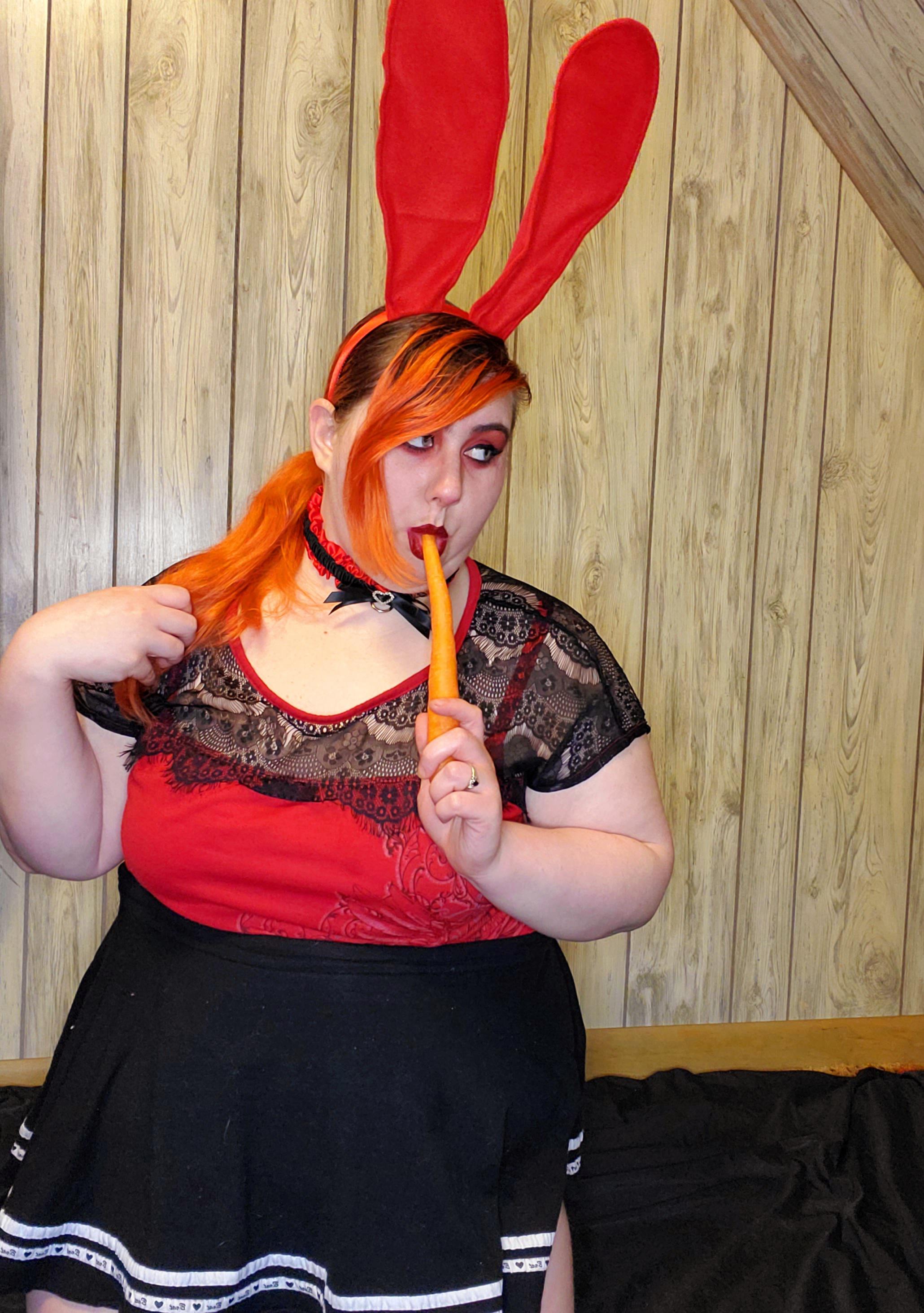 I'm one hungry bunny 🐰 | Scrolller