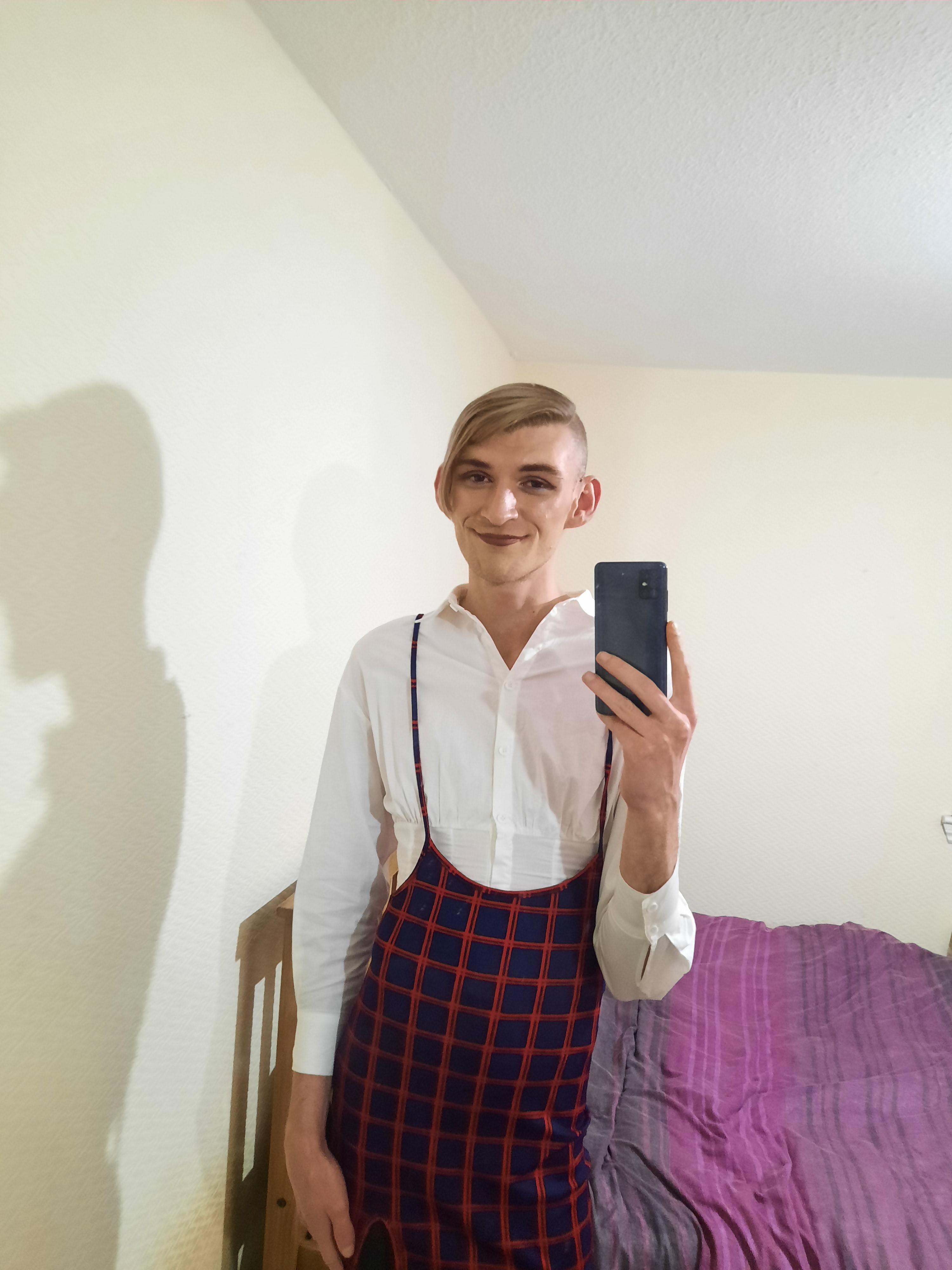 I'm too damn cute 😘 | Scrolller