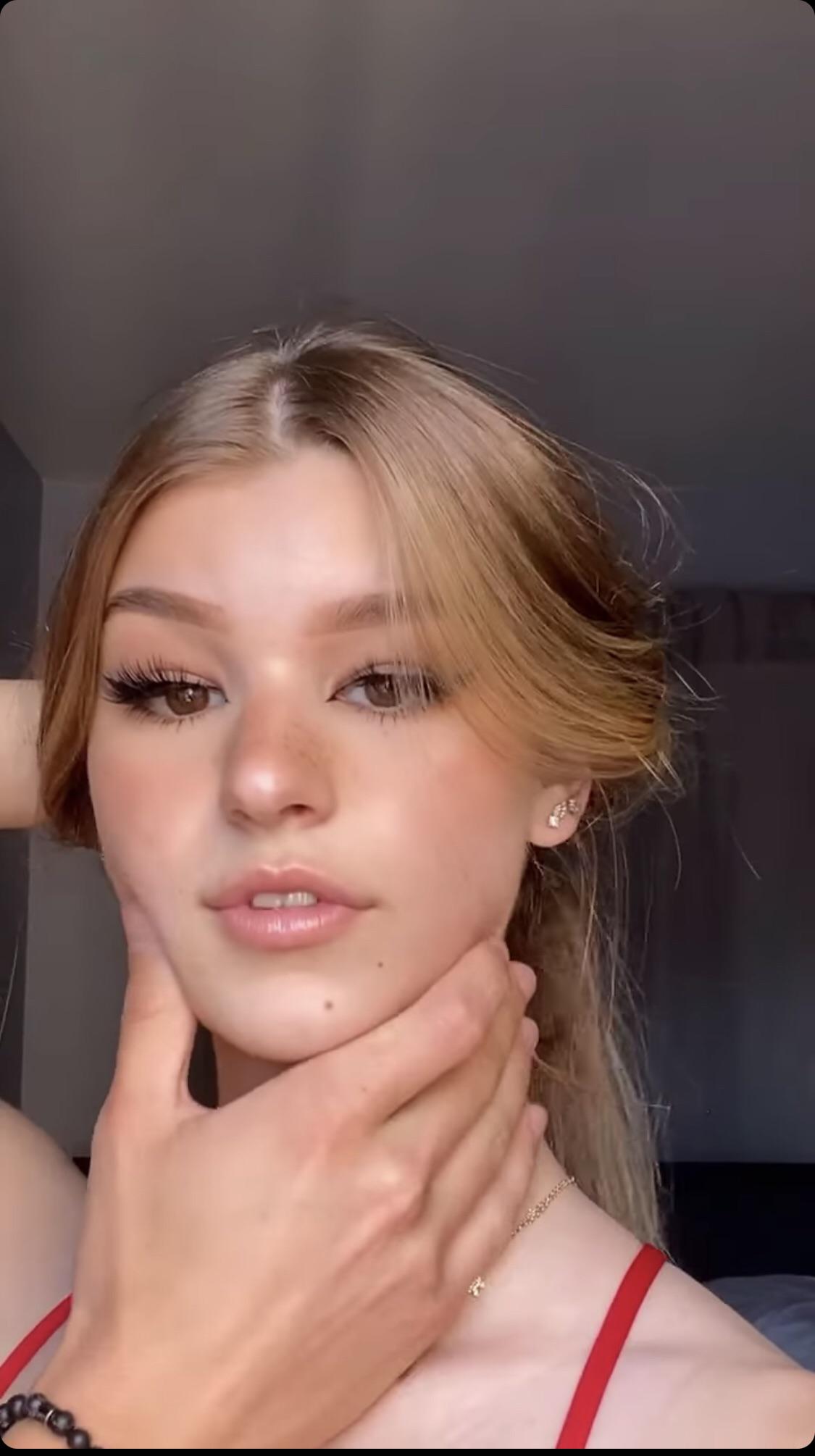 Imagine choking her like this 😫 (insta story) | Scrolller