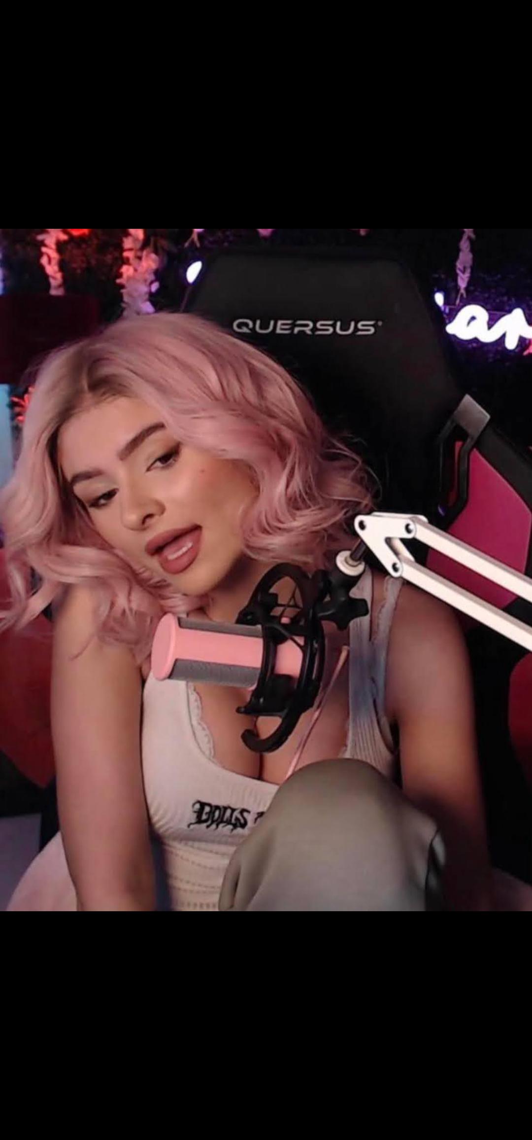 Imagine Talia eating your sperm💦 | Scrolller