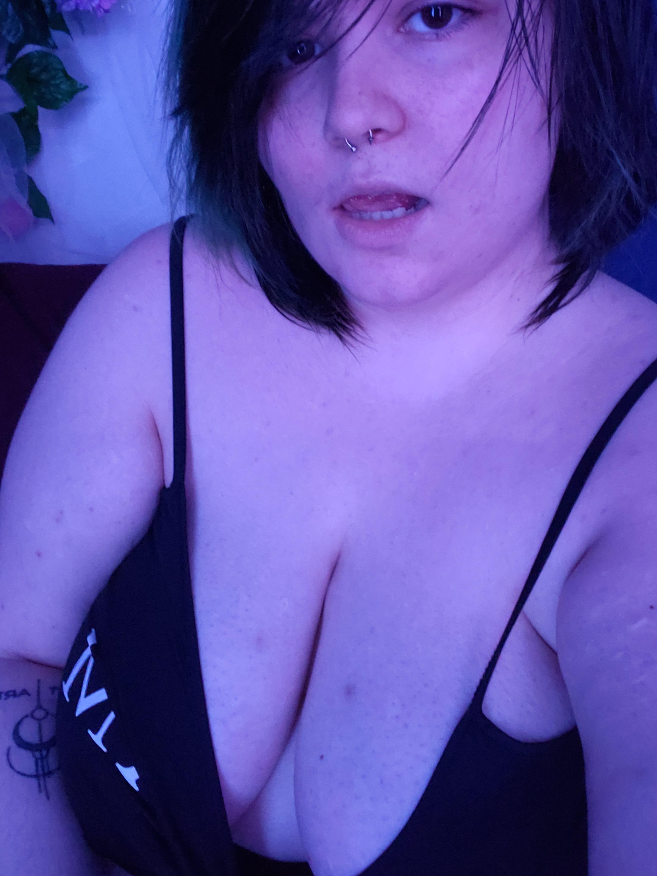 In bed and comfy~ | Scrolller