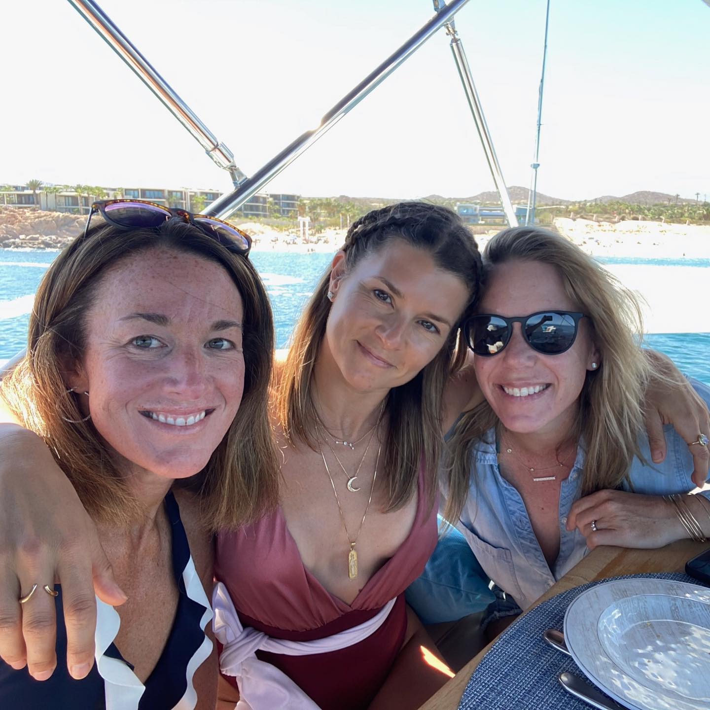 In the Middle | Scrolller