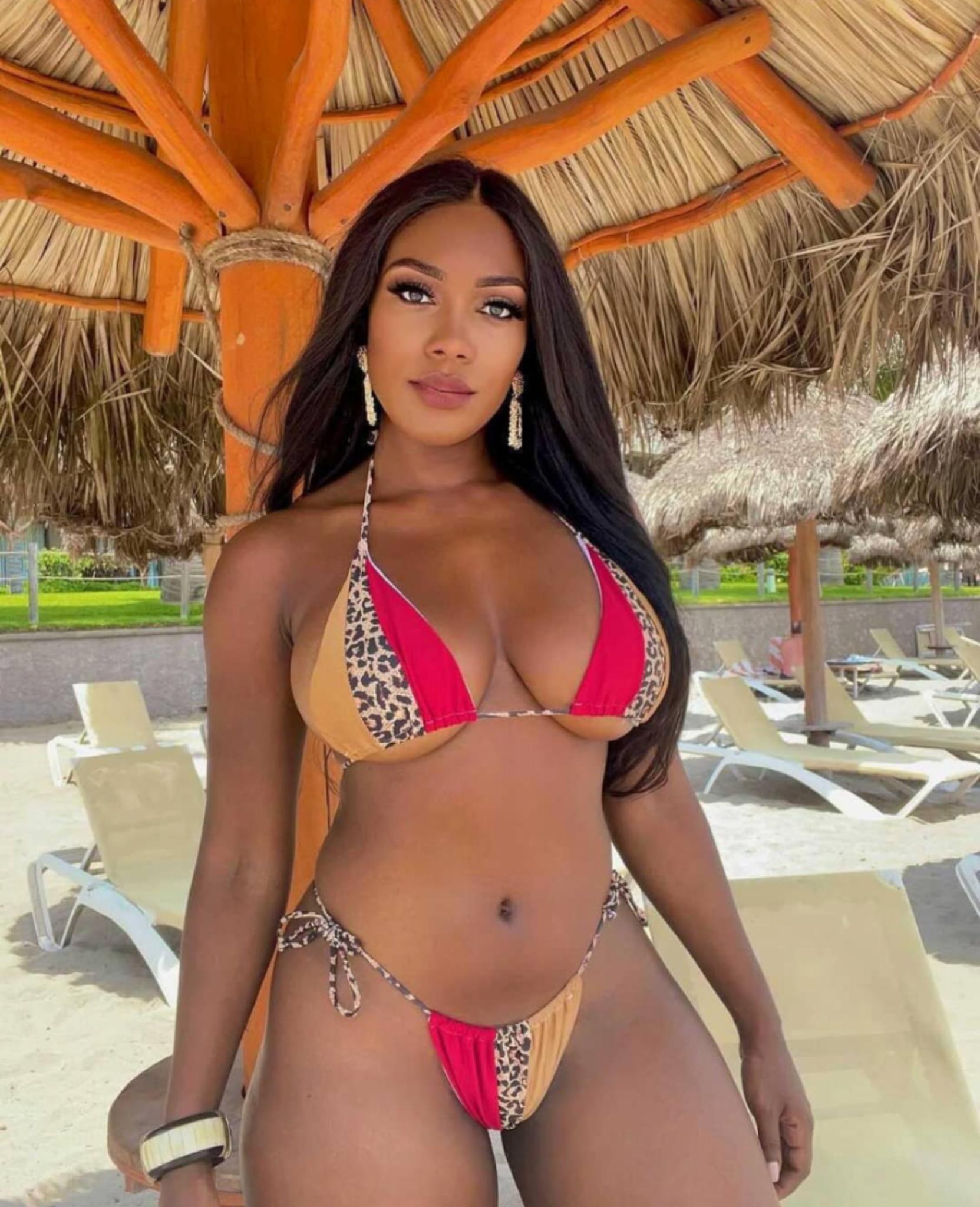 In the shade | Scrolller