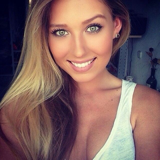 In Your Eyes (xpost r/prettygirls) | Scrolller