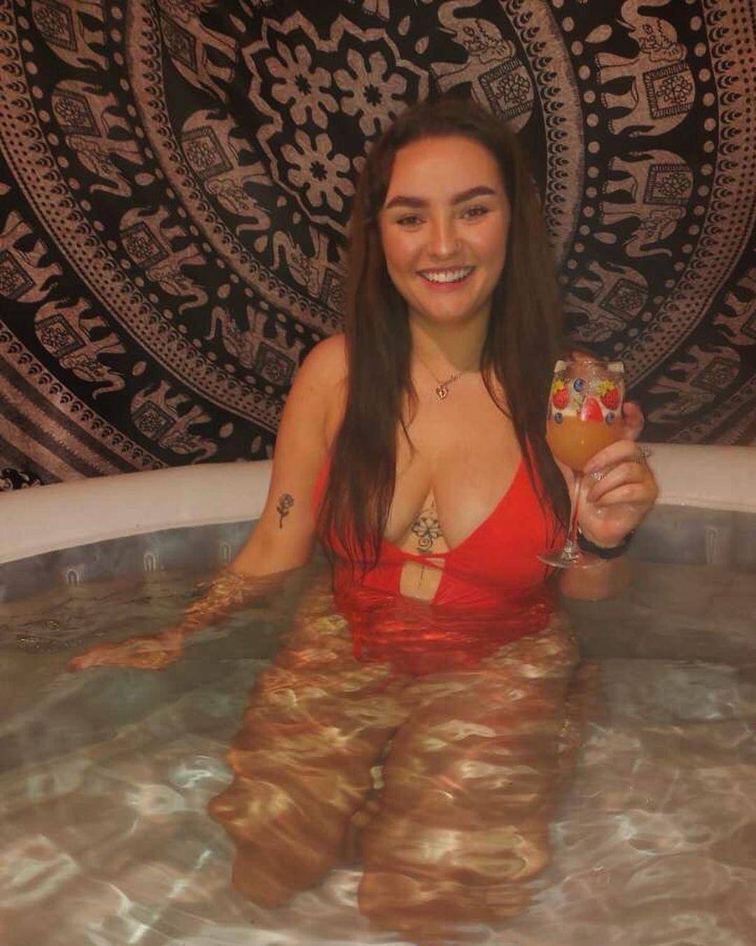 Indoor hot tub? not that I’m complaining | Scrolller