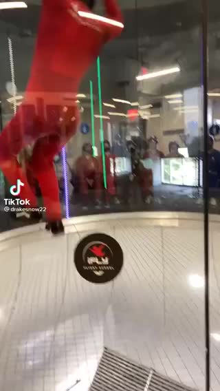 Indoor skydiving | Scrolller