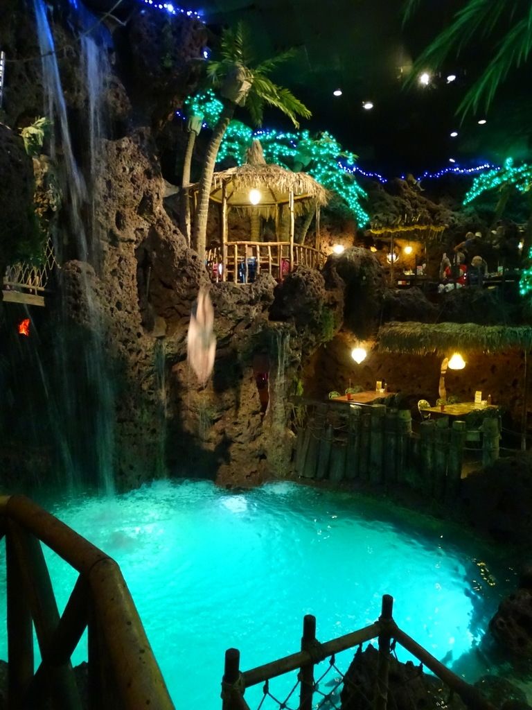 Inside Casa Bonita | Scrolller