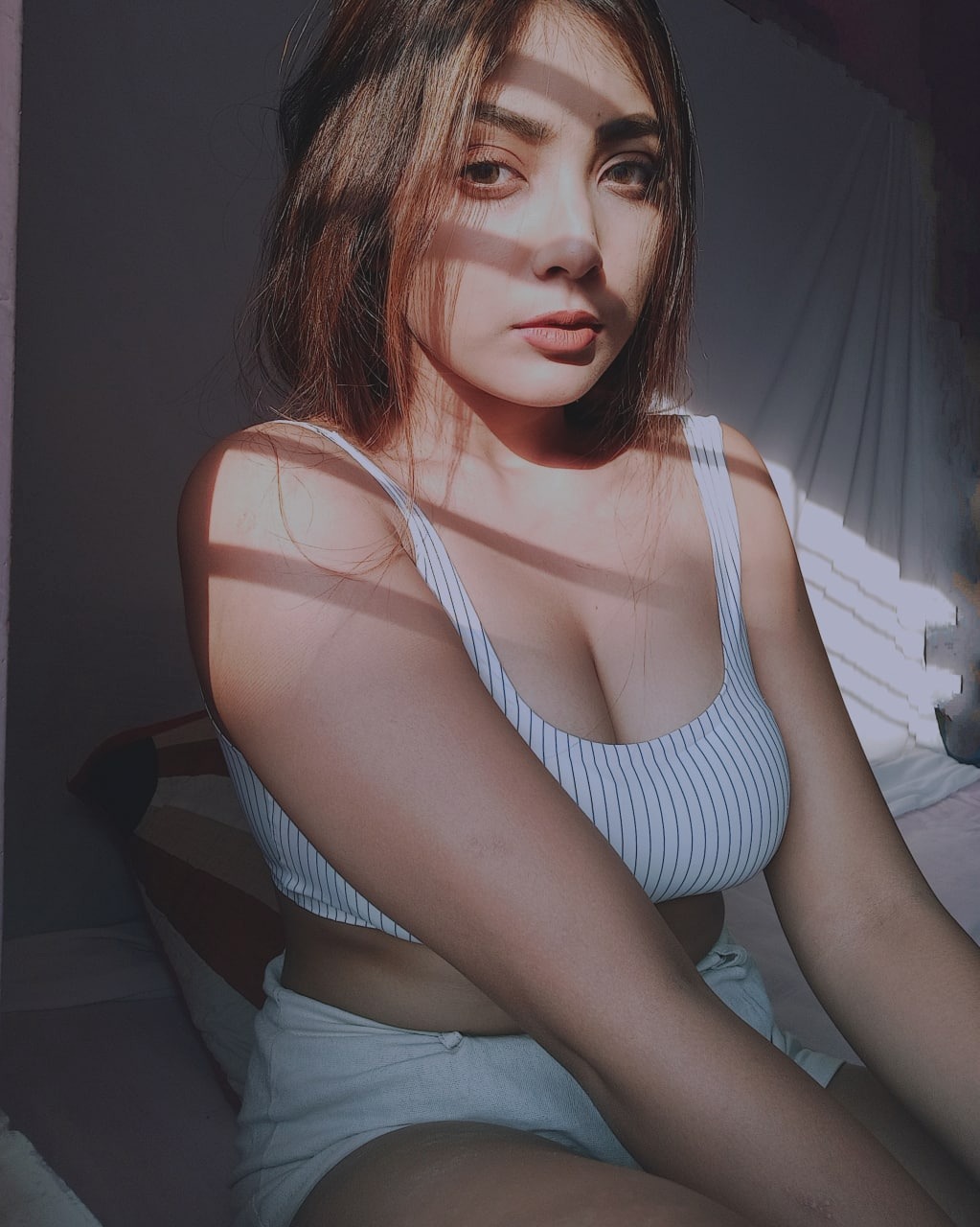 Insta Girl show boobs 😜🍼 | Scrolller