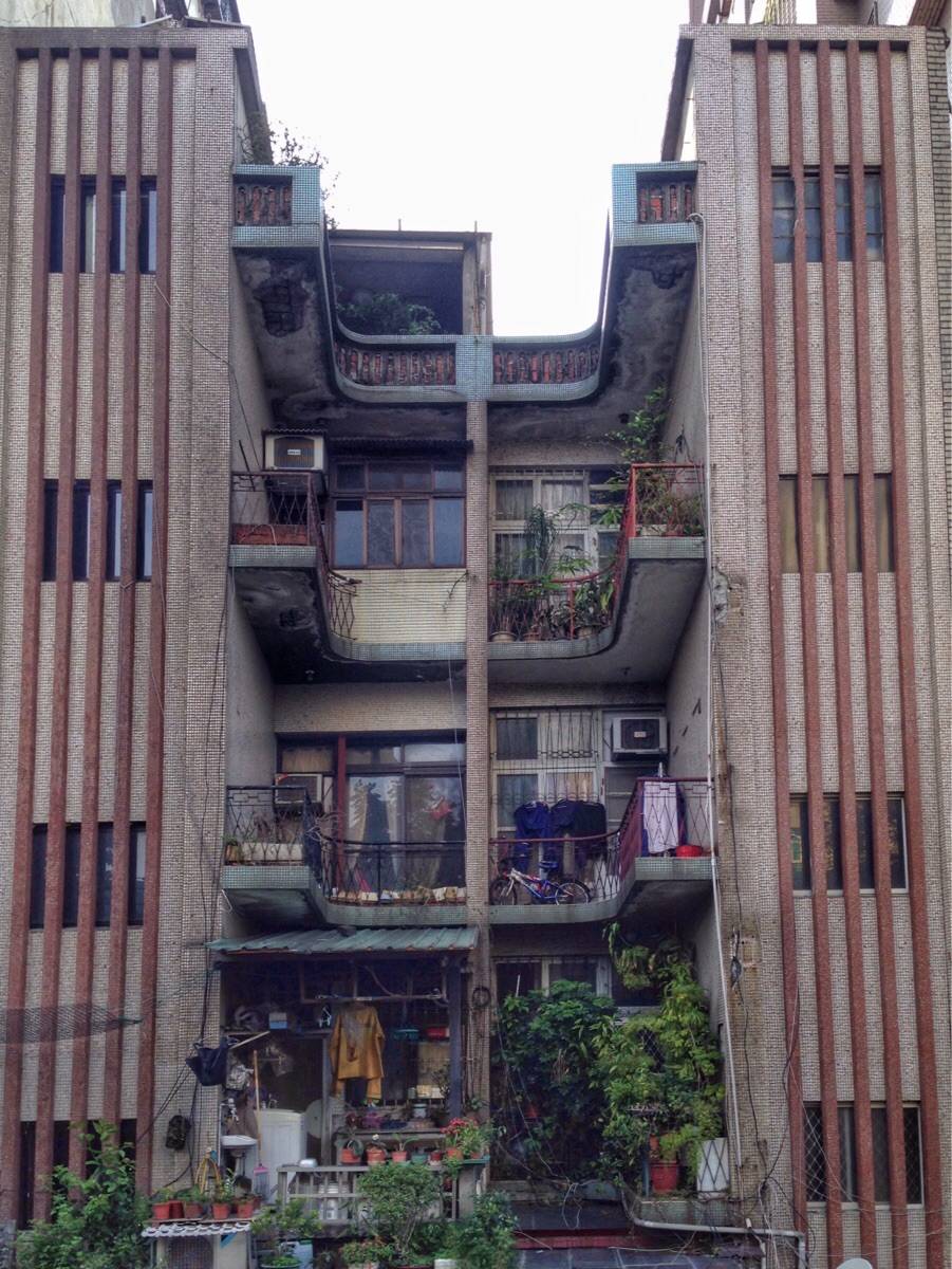 Interesting little apartment building - Taipei, Taiwan | Scrolller