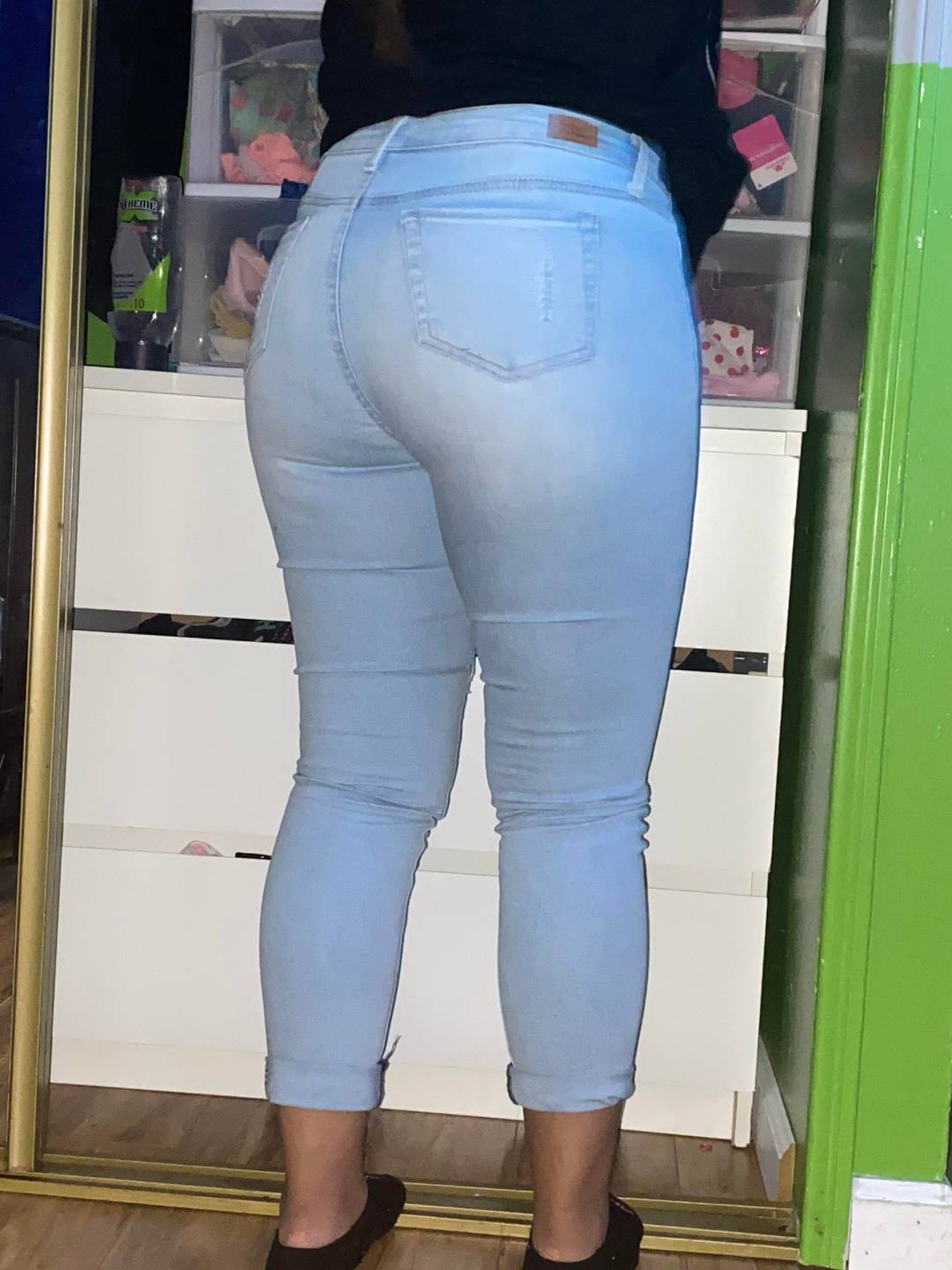 Is Anybody Even Interested In My Latina Wife Scrolller