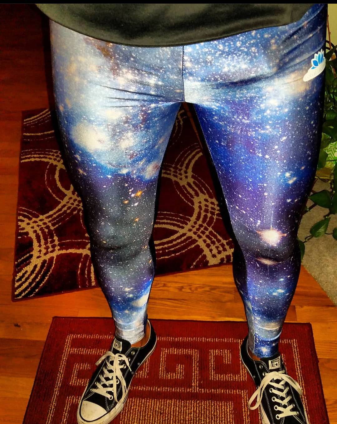 Is my outline out of this world?? | Scrolller