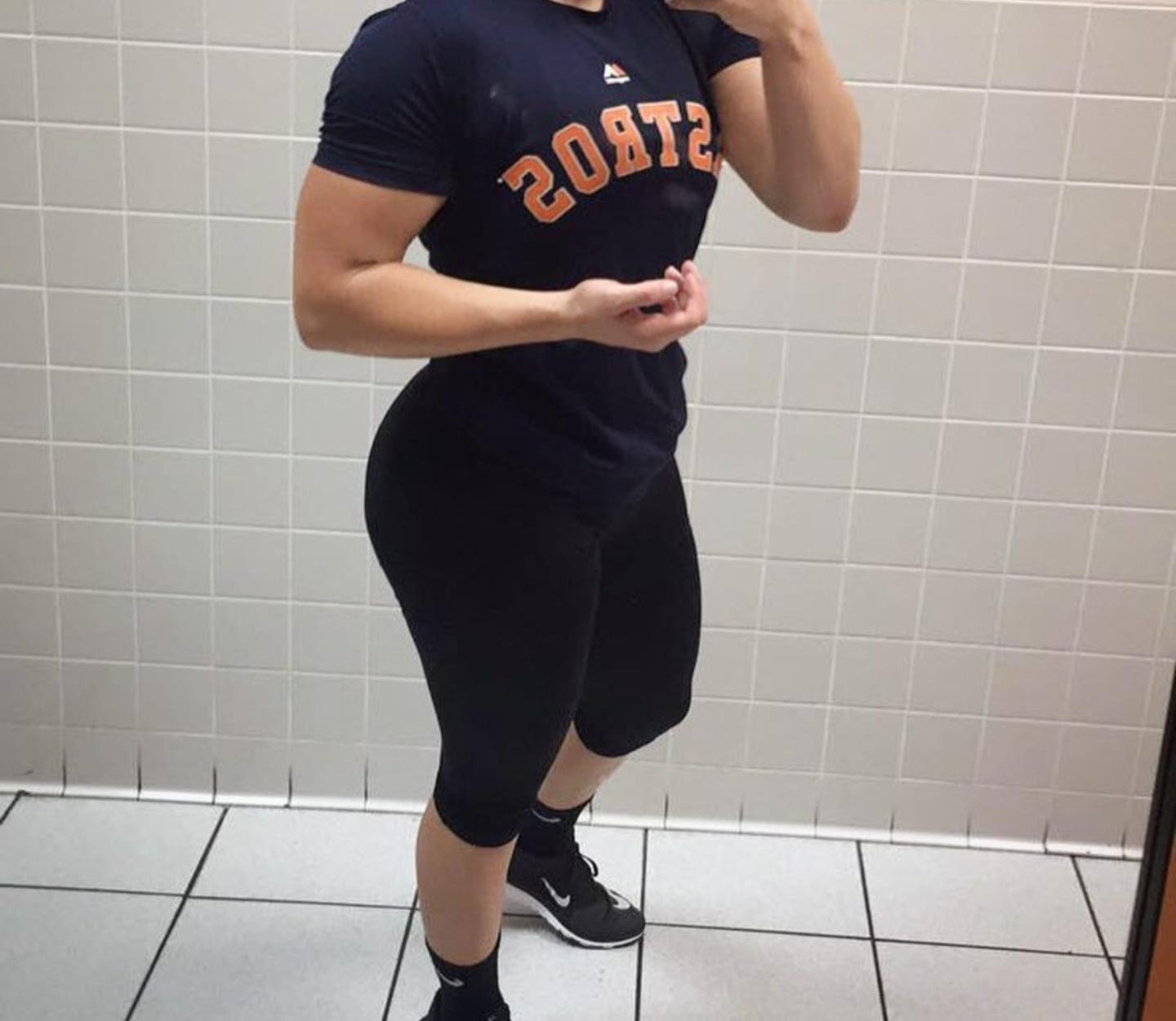 Is my butt too small? | Scrolller