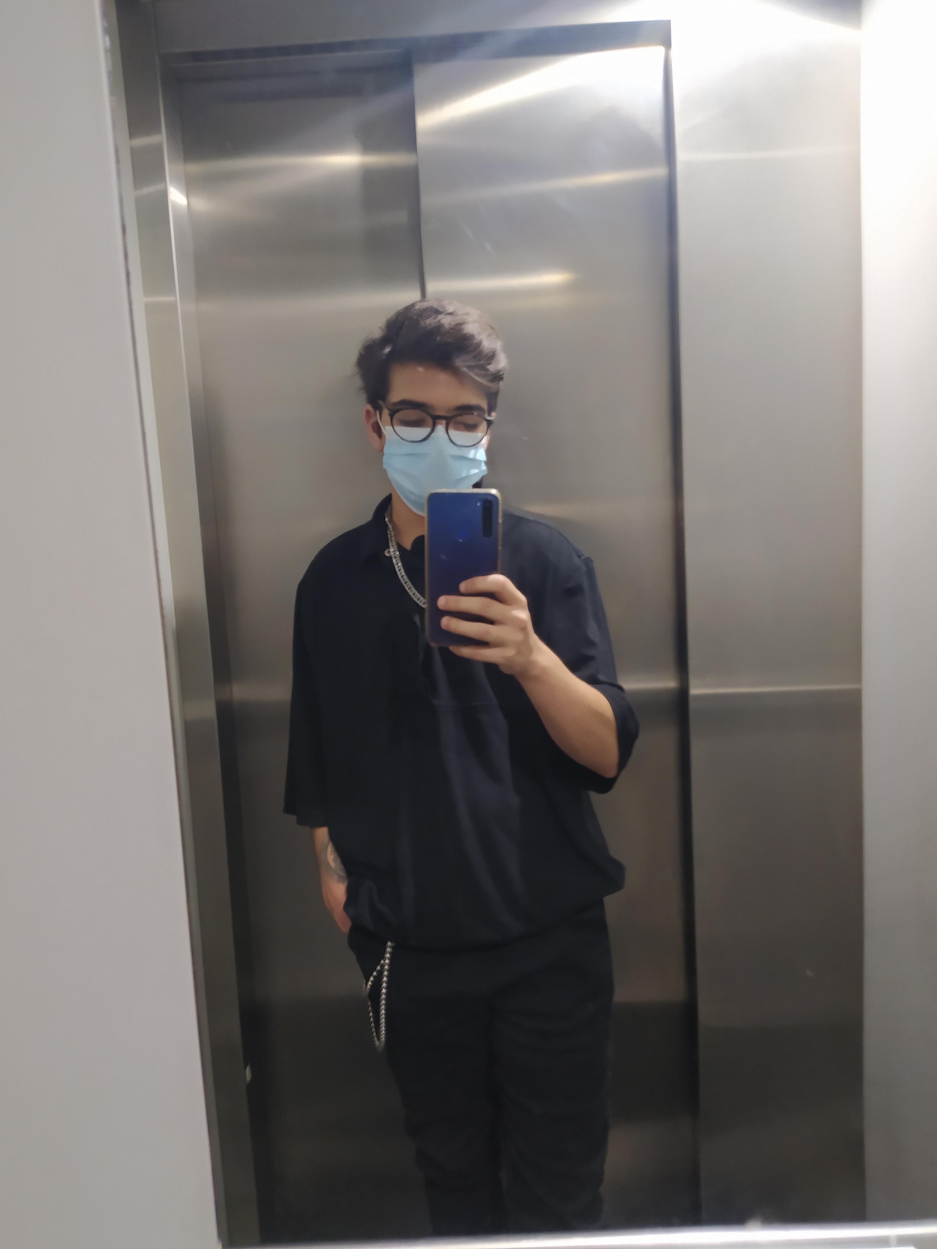 Is this a blouse or a polo? | Scrolller