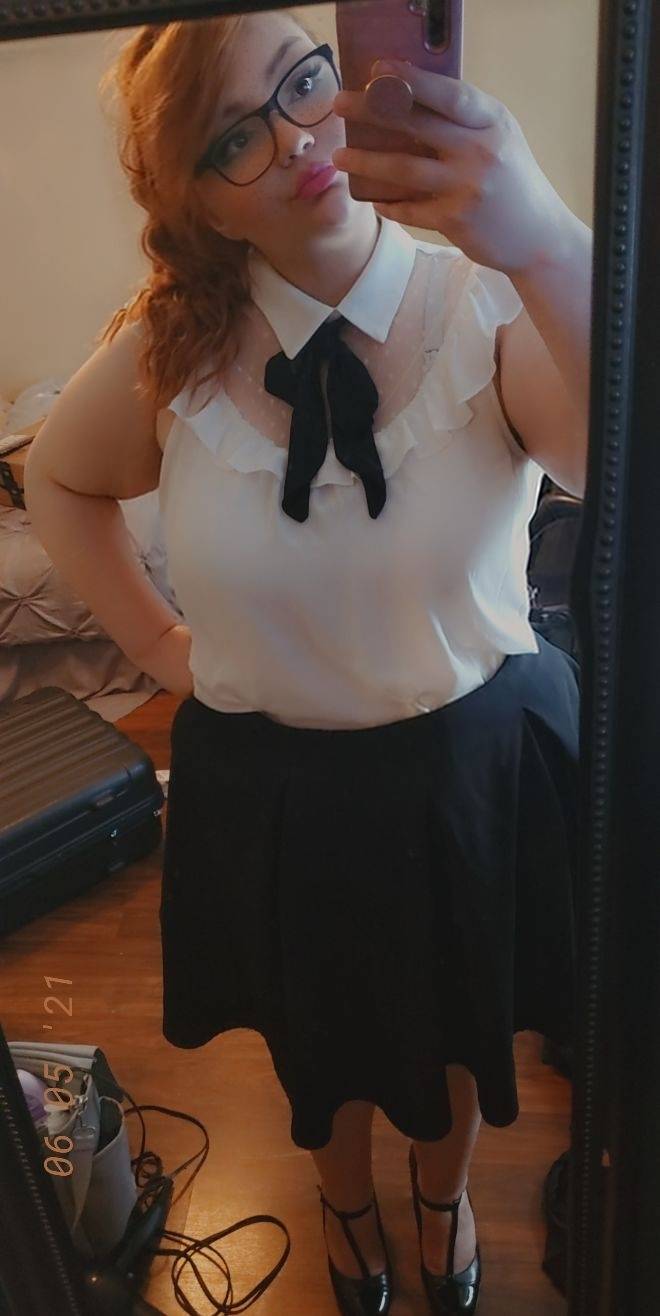 Is this cute or to nerdy? 🤔 | Scrolller