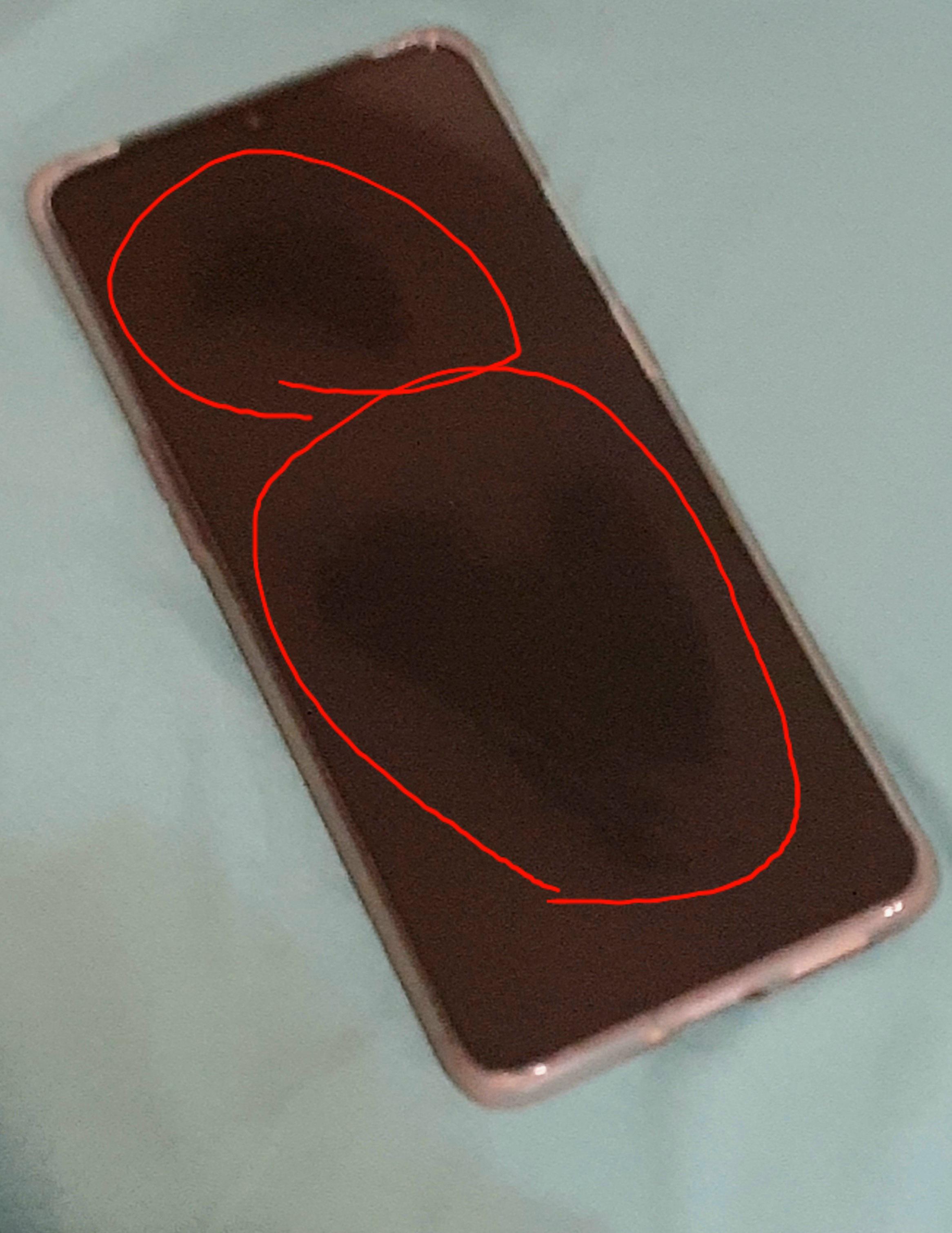 Is this normal when cleaning a OnePlus Screen with a damp microfiber towel? | Scrolller