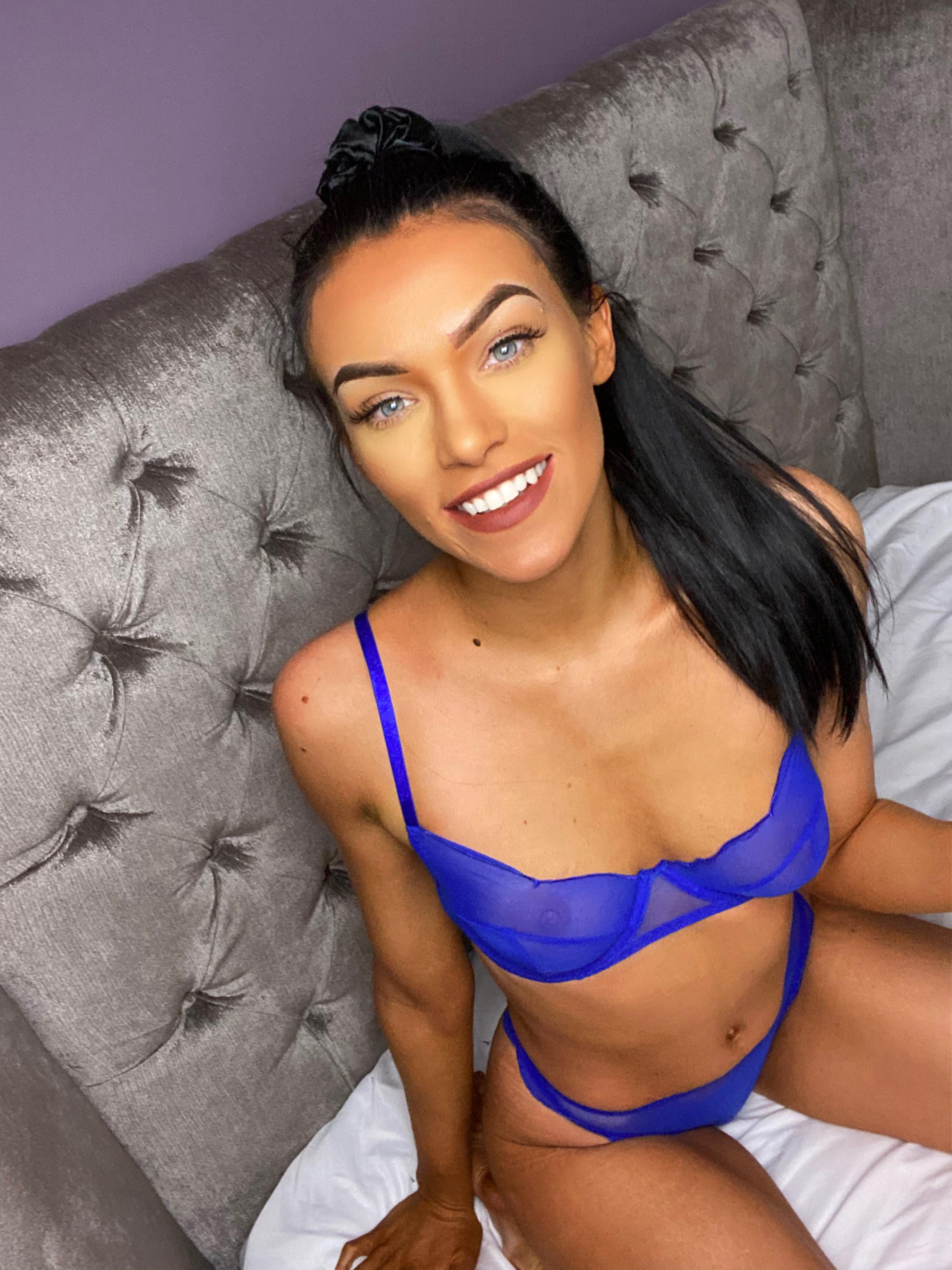 Do I look innocent🤭 why don’t you come see?😜 | Scrolller