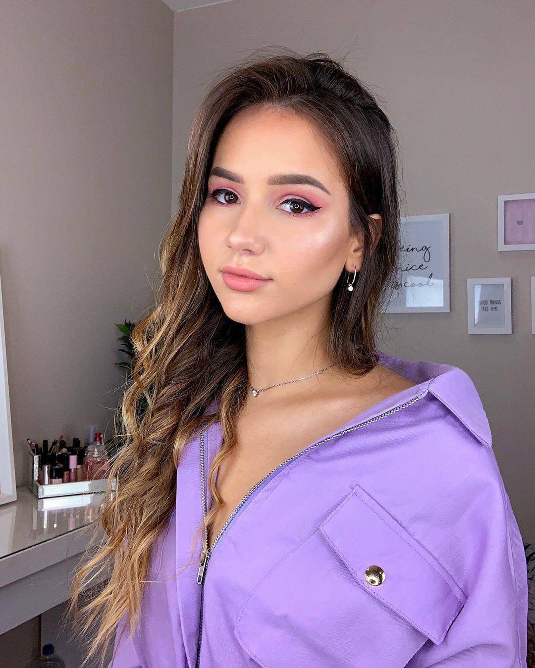 Isabela Fernandez Scrolller