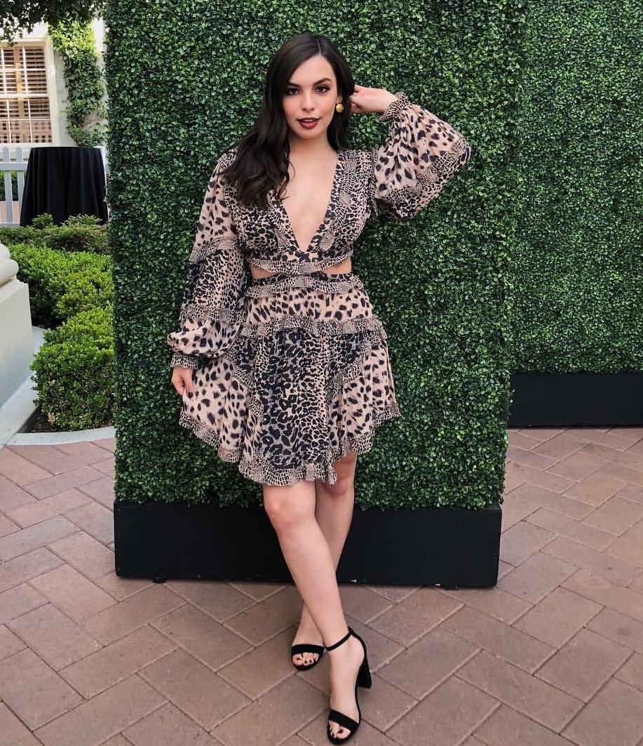 Isabella Gomez Scrolller