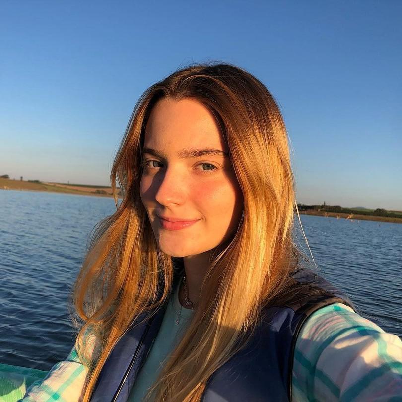 Isabella Milan | Scrolller