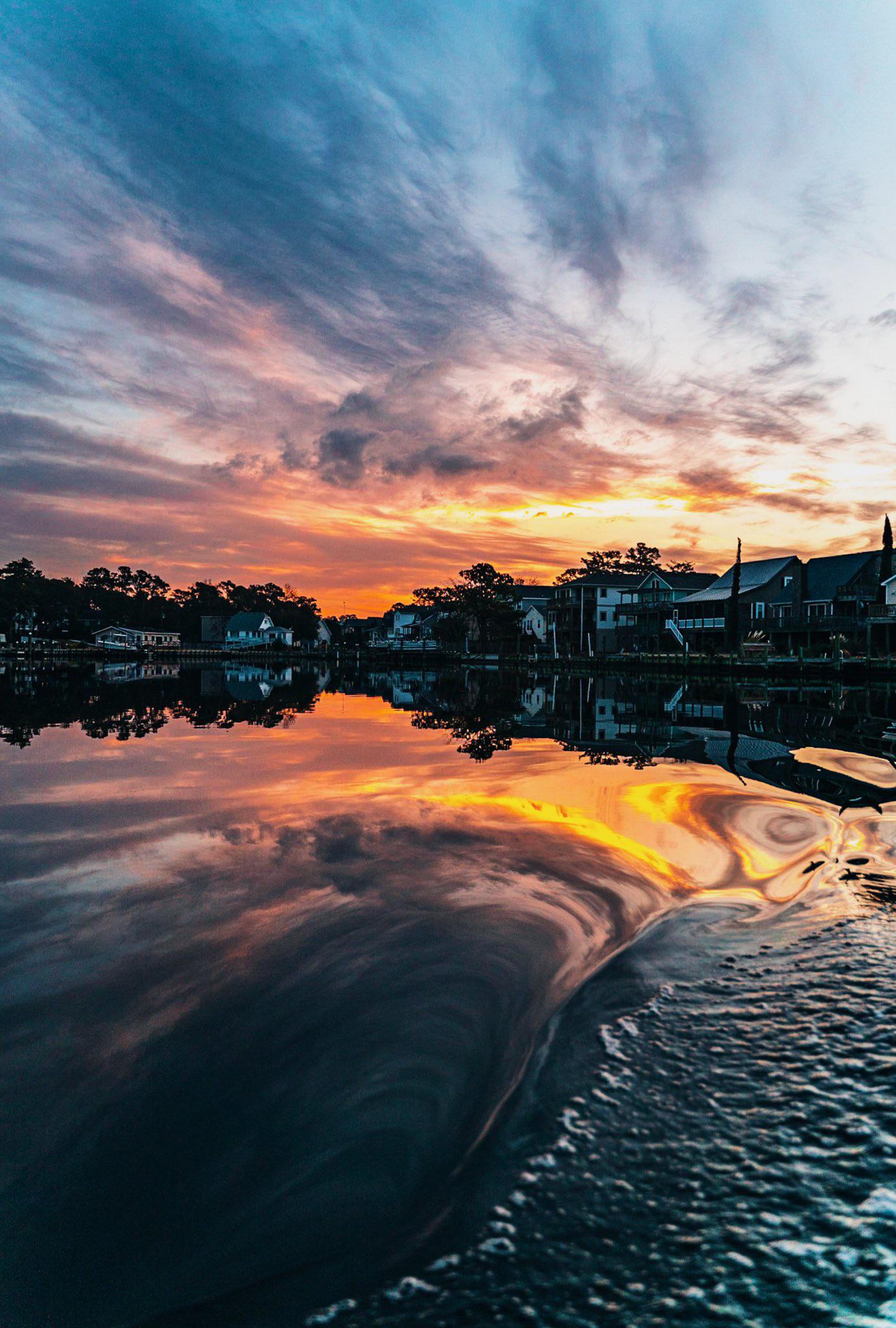 ITAP of an epic sunset featuring a warped reflection! | Scrolller