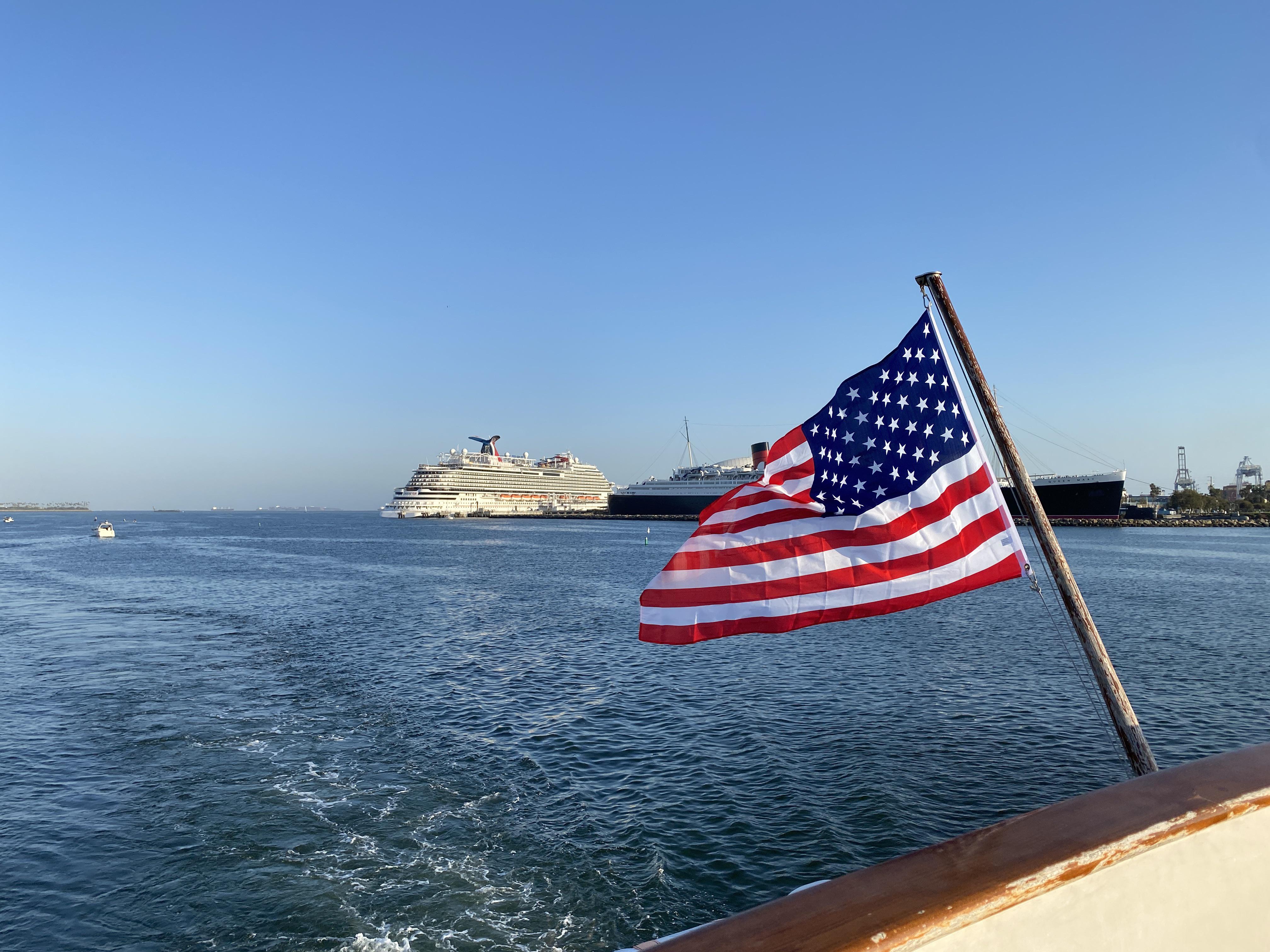 ITAP of the American flag in the Pacific Ocean | Scrolller