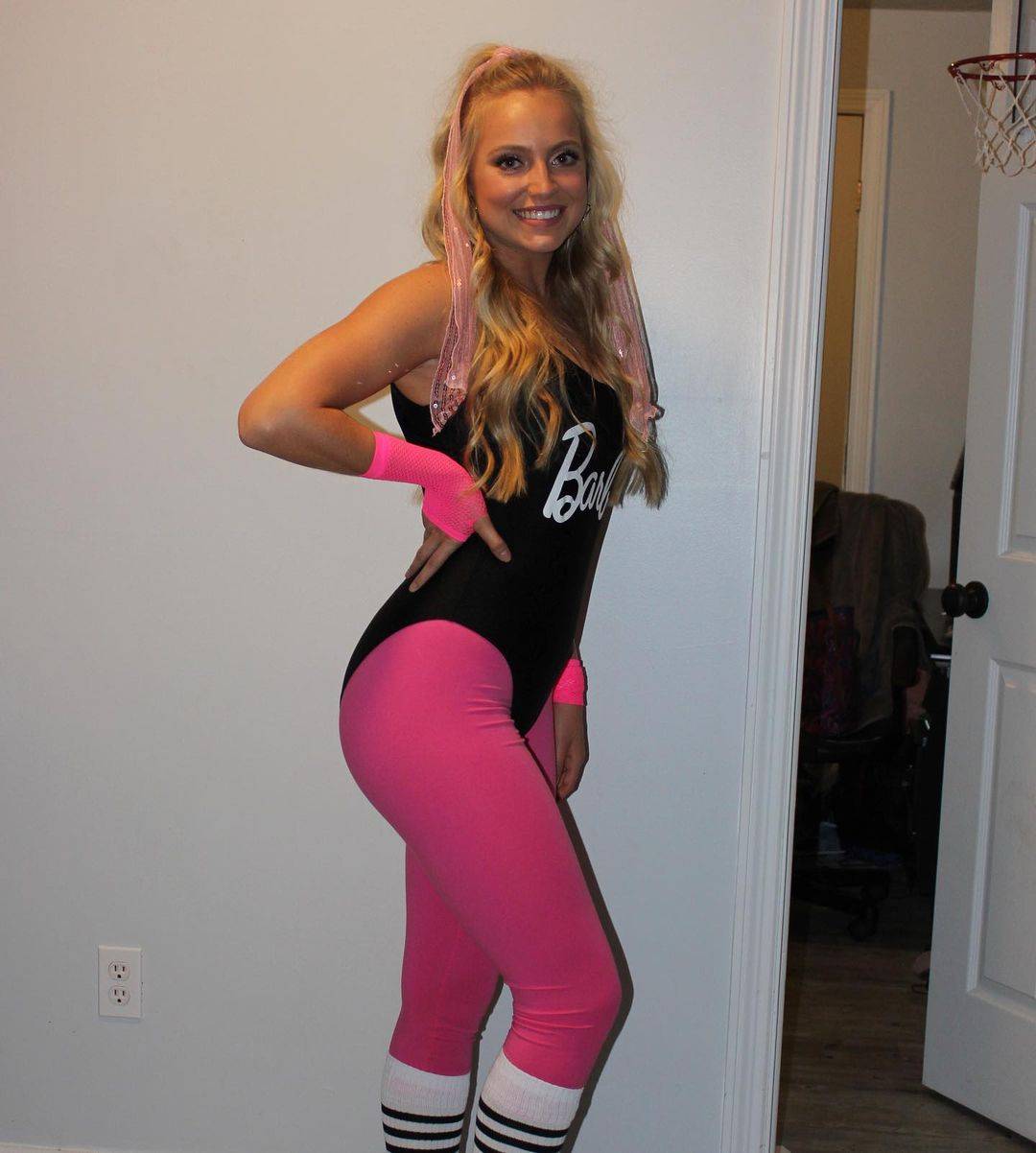 Workout Barbie | Scrolller