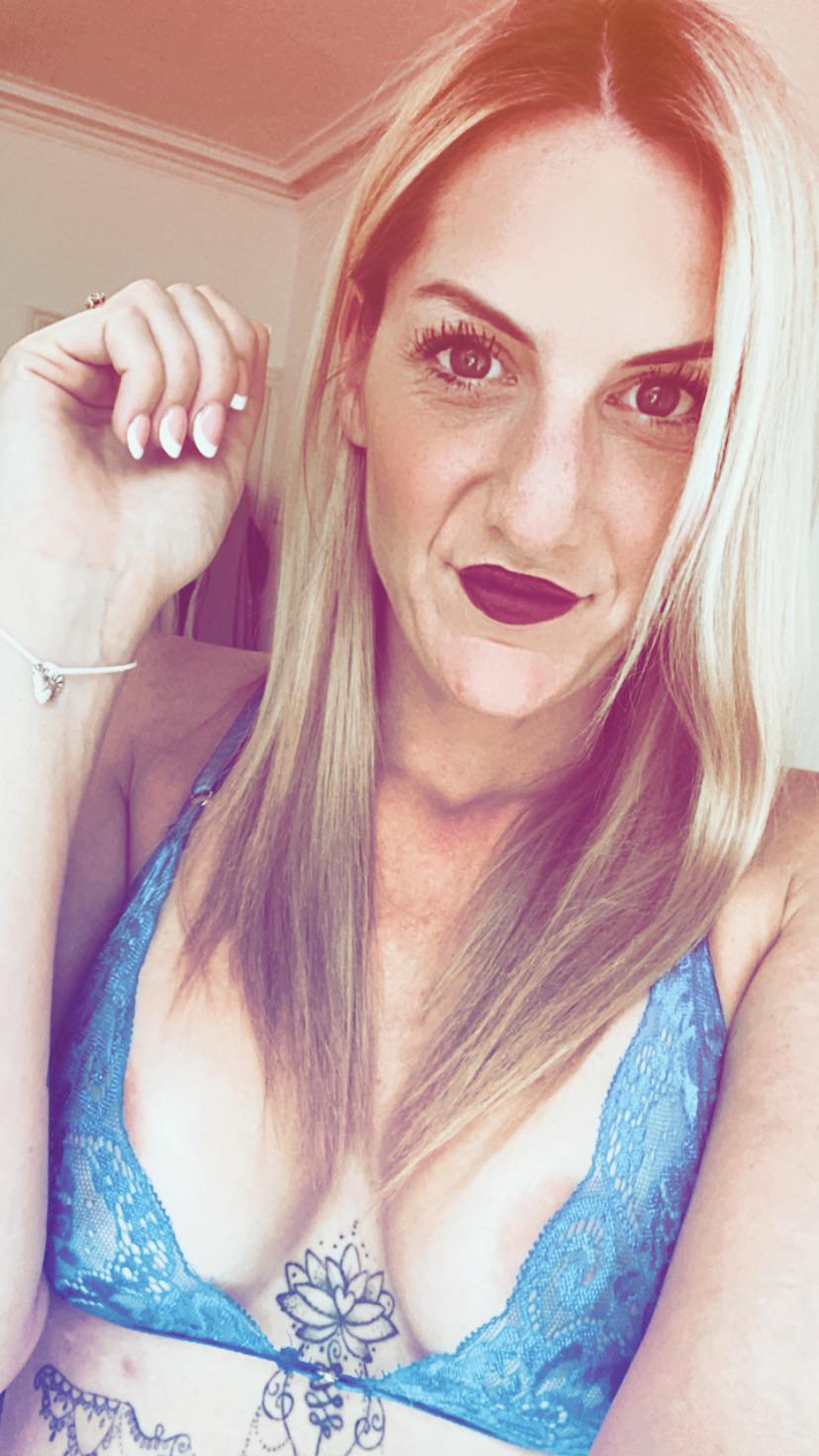 Discover more like AmateurBrits: It's coming home 🏴󠁧󠁢󠁥󠁮󠁧󠁿 and Related Content | Scrolller