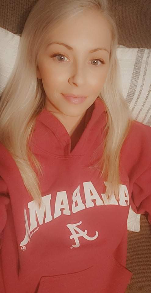 It's football season y'all, roll tide! Wanna cum over an watch the game? | Scrolller