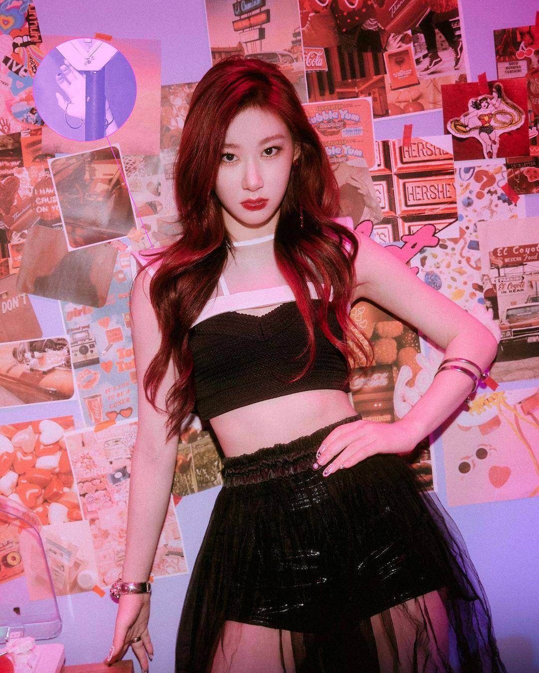 Itzy - Chaeryeong | Scrolller