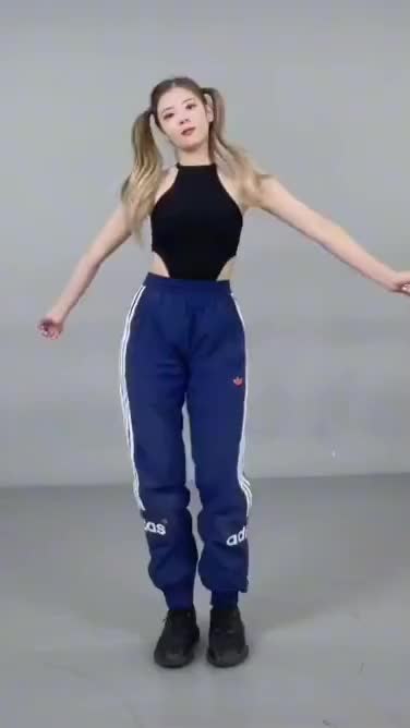 Itzy Lia Scrolller