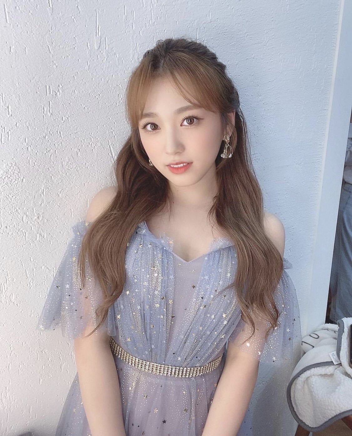 IZONE - Nako | Scrolller