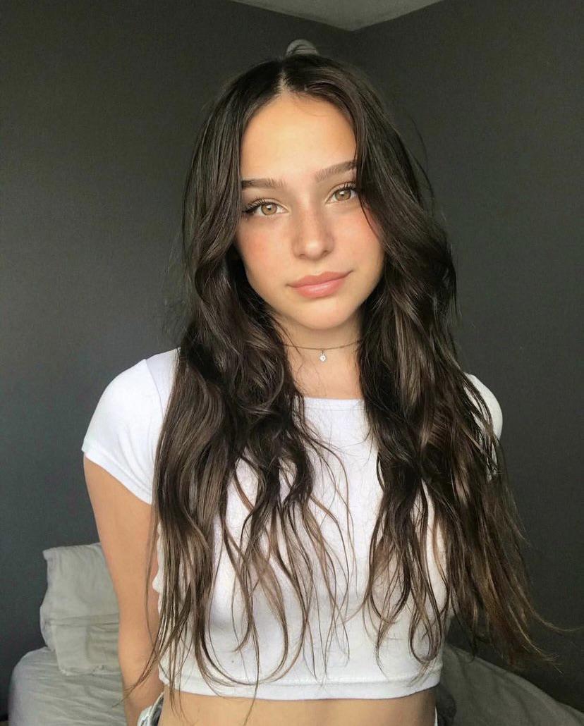 J’ai vu que vous aimiez bien la belle Jeanne donc j’ai créé un sub spécial pour elle 😁 r/Jeanne ...