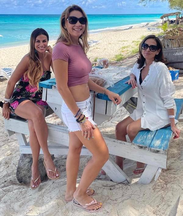 Jacey Birch on vacation with her slutty friends. | Scrolller