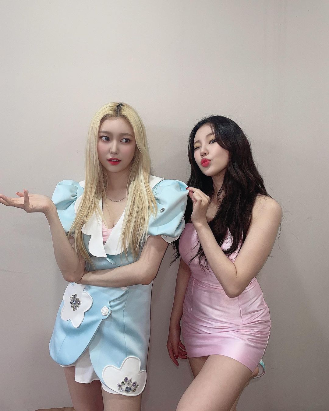 Jane & Jooe - Momoland | Scrolller