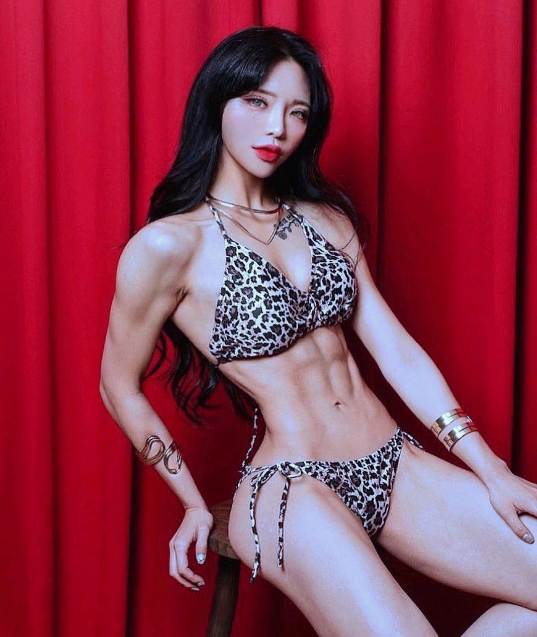 Jane of the jungle | Scrolller