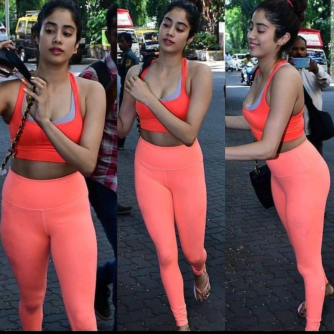 Janhvi Kapoor | Scrolller