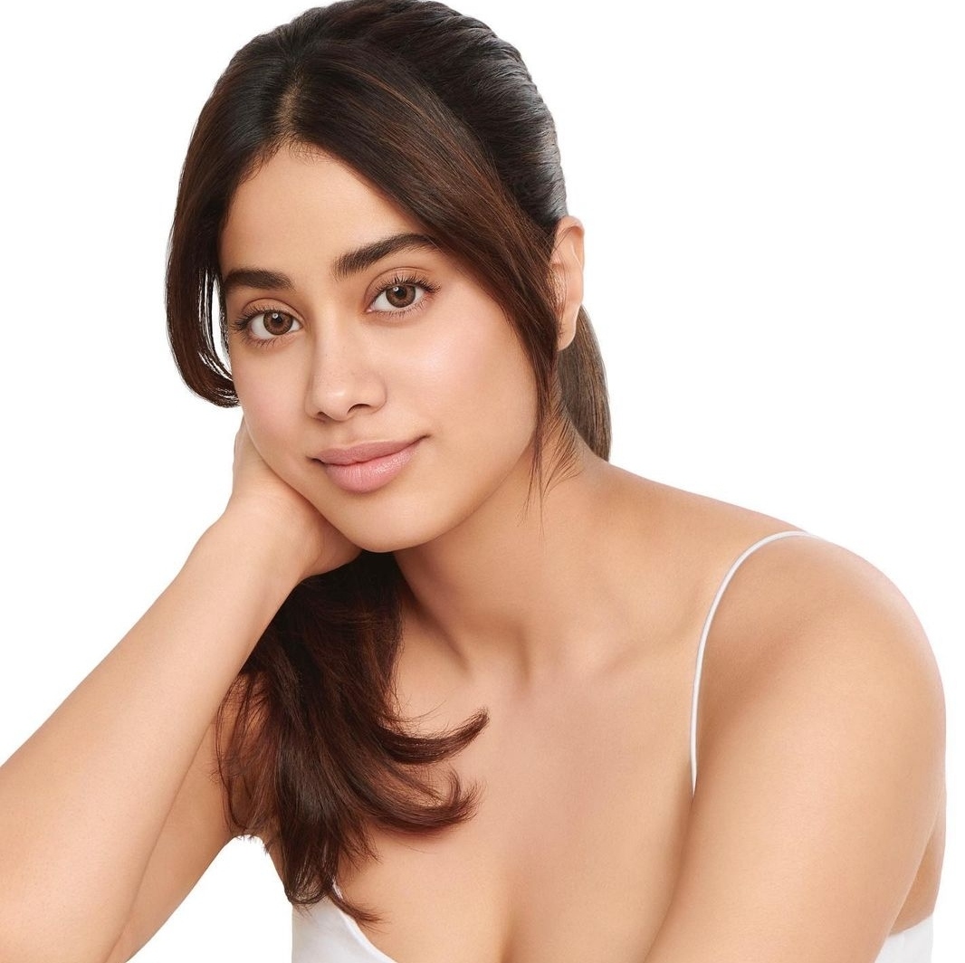 Janhvi Kapoor | Scrolller
